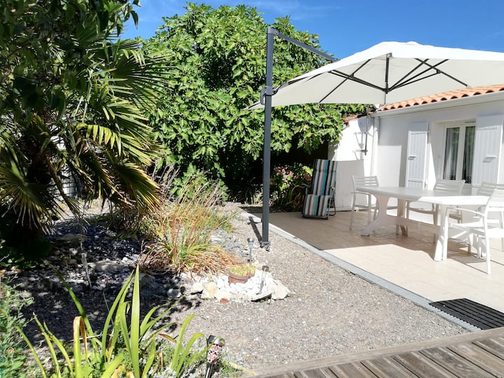 Maison Individuelle Avec Agréable Jardin Clos - Vendée