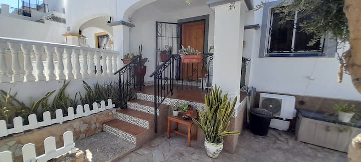 Fantastic 3 Bedroom Holiday Home For 5 People - San Miguel de Salinas