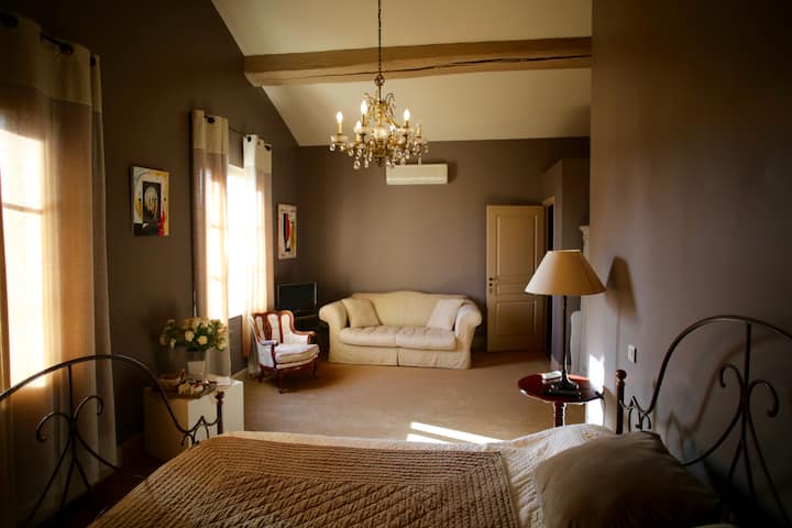 Chambre D'hôte Canisse - Saint-Gilles, France
