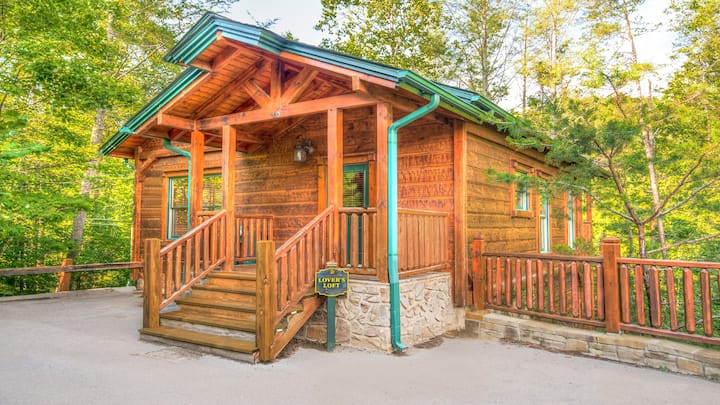 Gatlinburg Falls Resort - 2 Story, 1 Bedroom Cabin - Gatlinburg, TN
