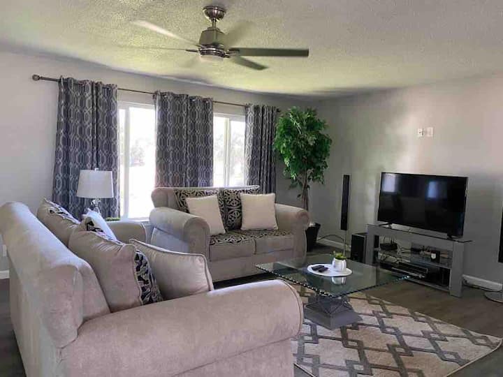 Country House - Fresno, CA