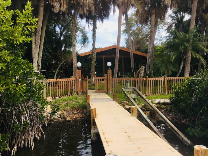 Amazing 3/2 Home On The River With Pool And Walking Distance To Beach - Cocoa Beach, FL