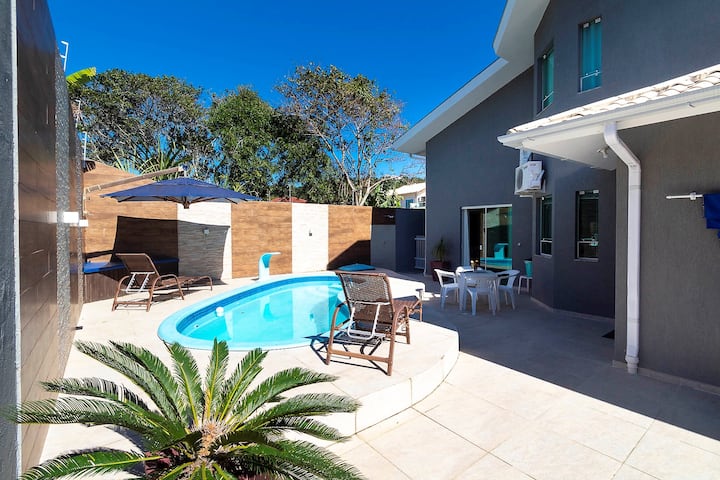 Linda Casa Com Piscina Em Bombinhas - Bombinhas