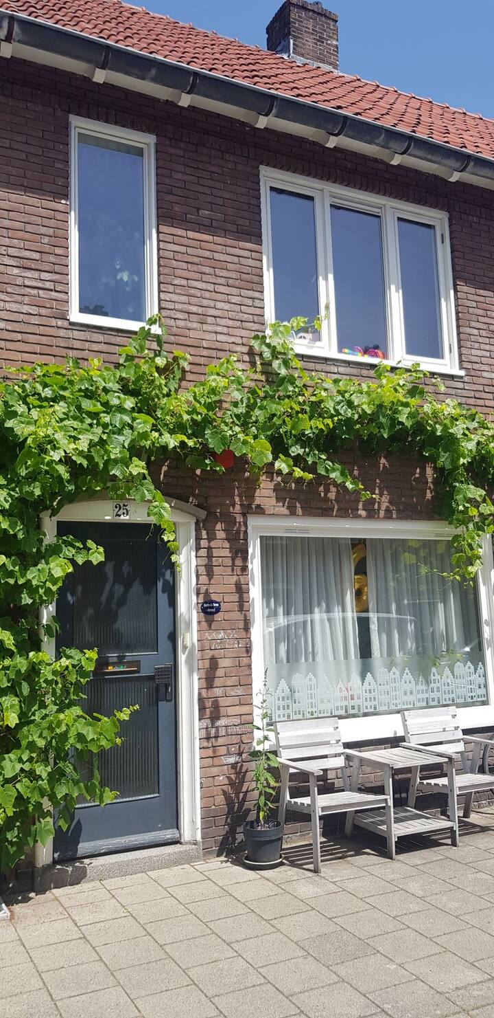 Gezellig Rijtjeshuis Met Zonnige Tuin. - Utrecht