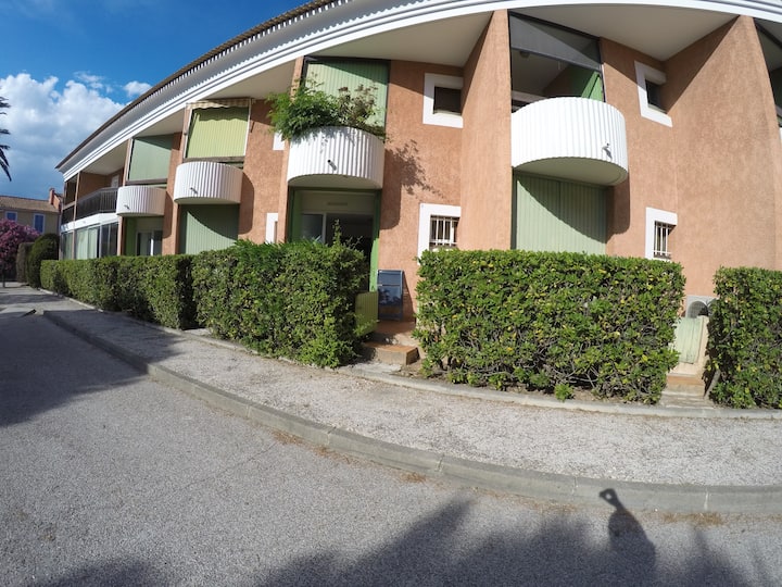 Appartement Bord De Mer Les Salins D'hyères - Hyères