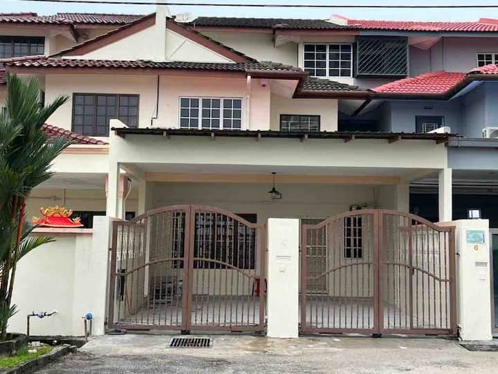 Ampang Kl 3 Storey House Near Klcc And Lrt Station - Hulu Langat