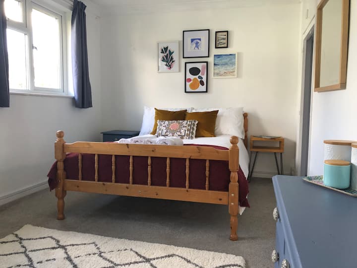 Stylish Room Nr Beaches - Falmouth