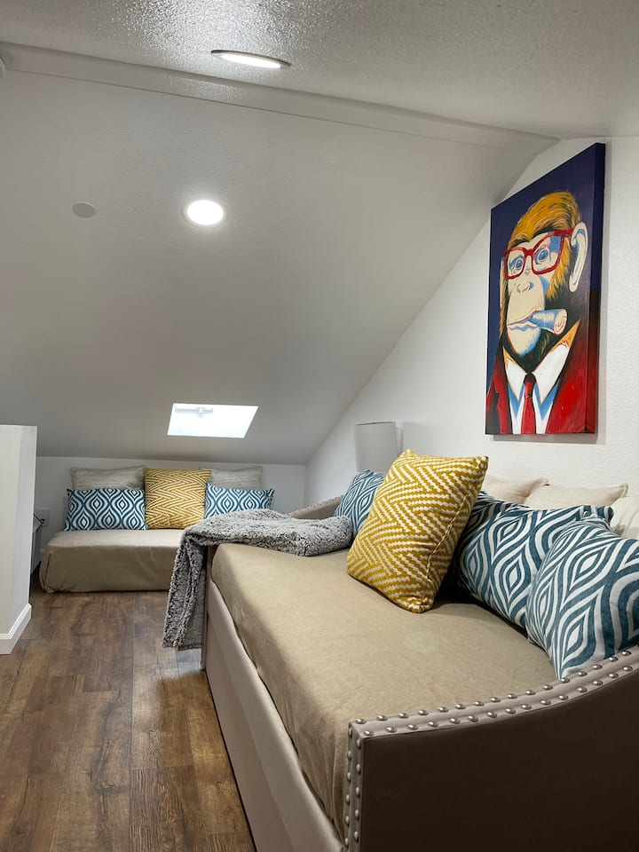 Fun Get Away/business Class, Fast Wifi, 55” Tvs… - Riverside, CA