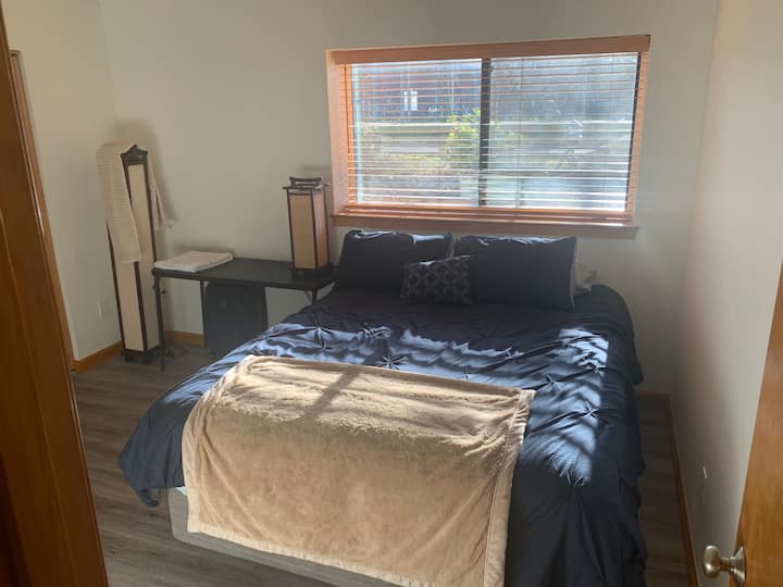 Portland Riverside Condo At Mccormick Pier - Portland, OR
