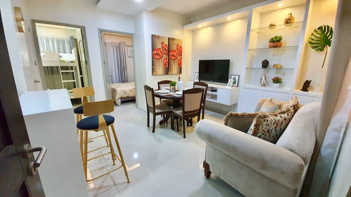 Cozy & Homey Feel 2 Bedroom Unit Netflix/wifi/pool - Davao City