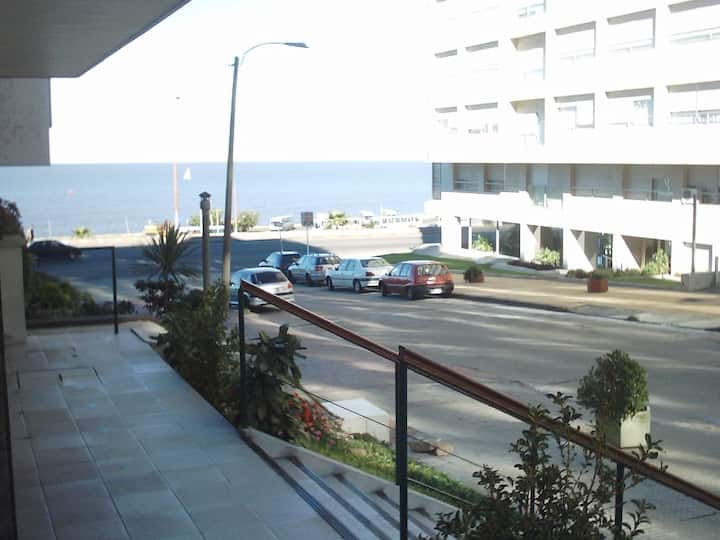 Apartamento Amplio En  Pocitos Amigos O Familia - Montevideo