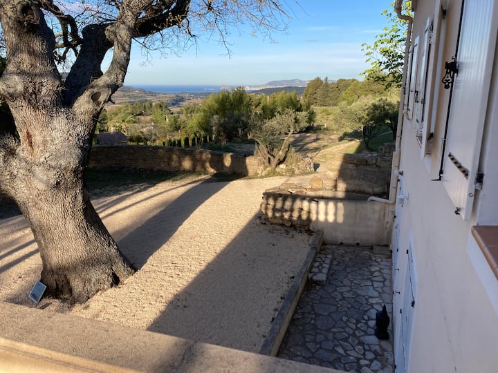 Mas Vue Mer Calme Absolute Sur Terrain Arbore - Le Castellet
