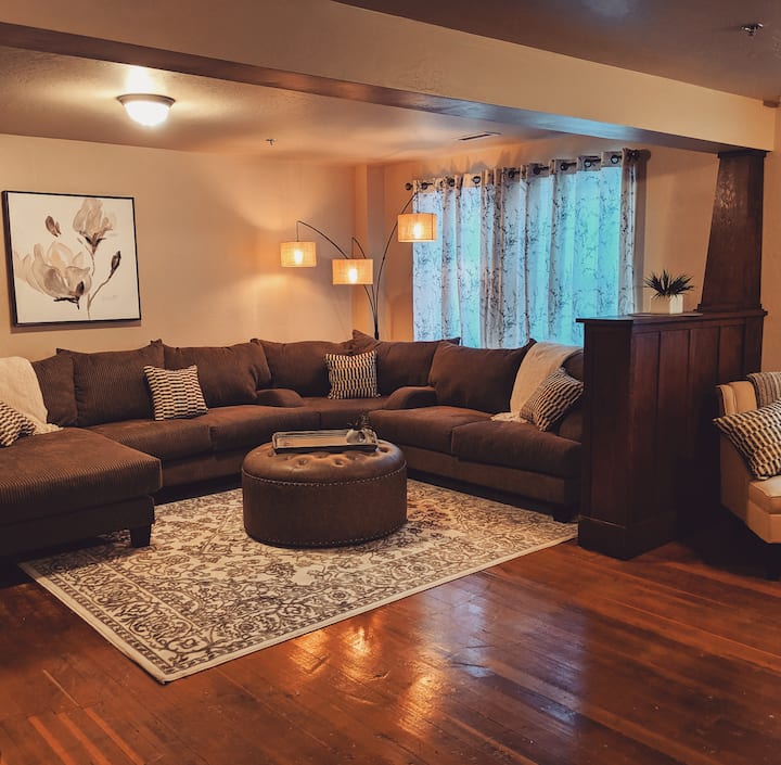 Beautiful Historic Downtown Prescott Apartment - Prescott, AZ