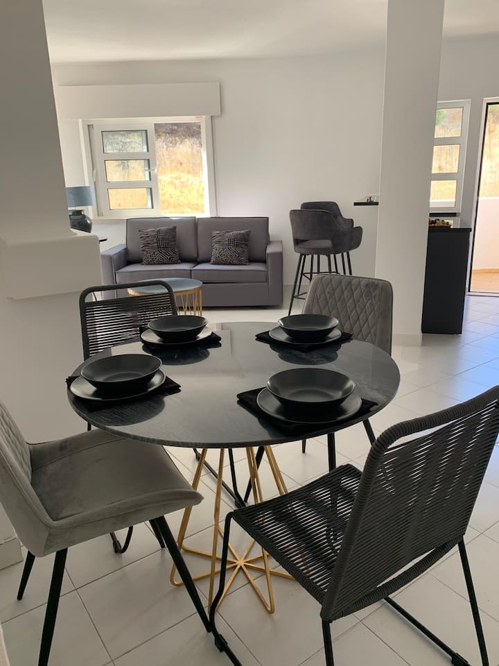 Charming Carvoeiro
Newly Renovated 
Beach Nearby - Carvoeiro