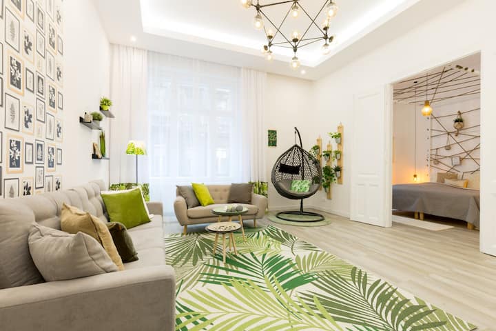 Leafy Luxury - A 2-bedroom Apt In The Centre - Budapest