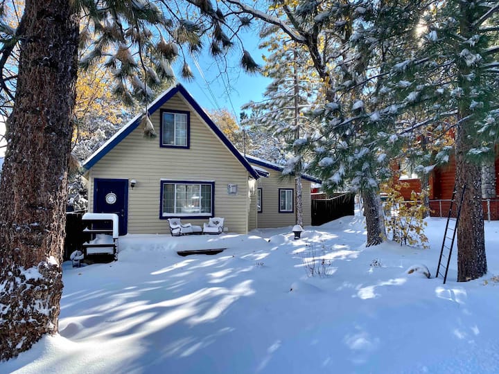 Bluejay Chalet - Cozy Modern Cabin - Sleeps 6! - Big Bear, CA