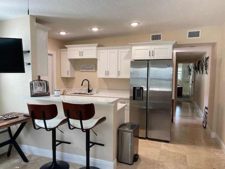 🏝Entire Duplex~2 Adjoining Units!complete Reno'21 - Cape Canaveral, FL