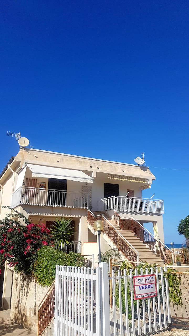 La Villetta Affacciata Sul Mare (Home-holidays) - Alcamo