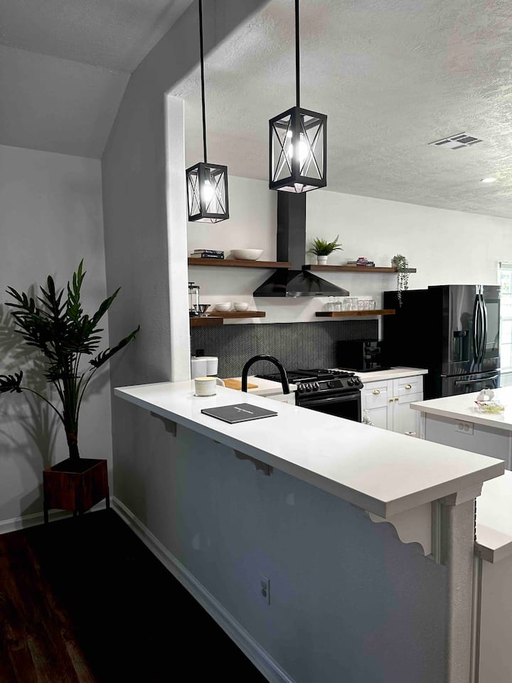 Modern•spacious•home• 10% Off 28 Days Or More - Highlands, TX