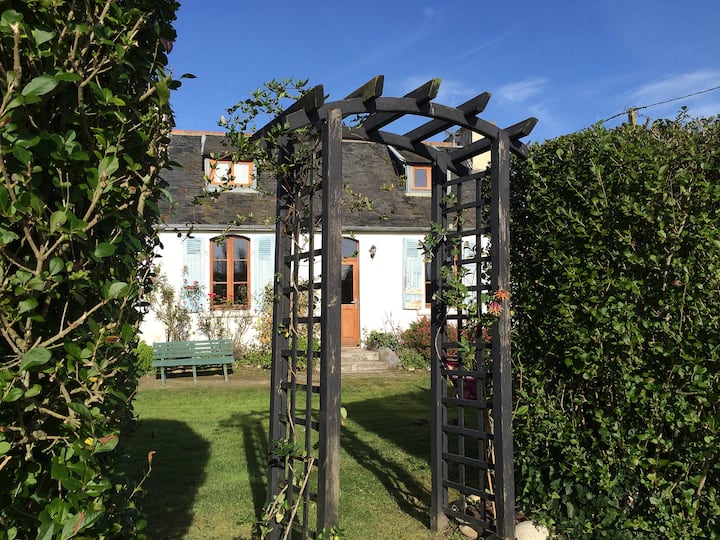 Maison De Pêcheur Avec Grand Jardin - Plougasnou