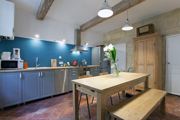 La Belle Du 21 - Arles, France