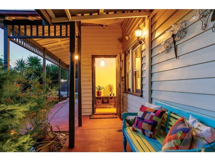 Gold Dust Hepburn - Swimming Pool & Valley Views! - Guildford, Australia