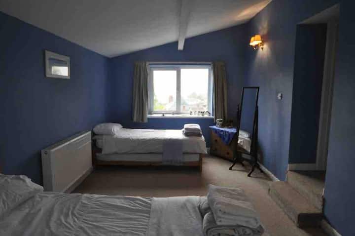Beautiful China Blue Bedroom - Newport