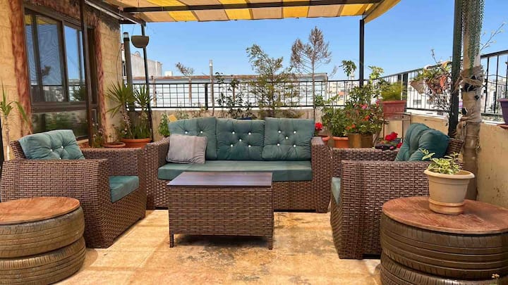 Apartment With Private Roof-top Garden. 360view. - Amman