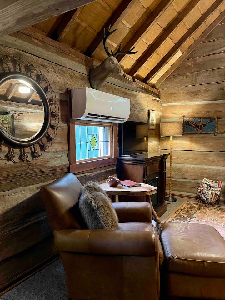 City Farm 25's Cozy Cabin - Athens, GA