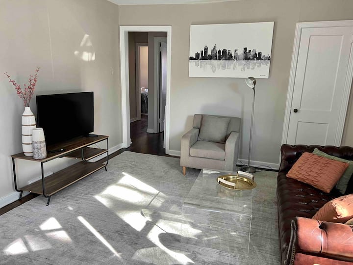 Spacious Plaza Shamrock 2 Bed/1 Bath W/ Yard - Charlotte, NC