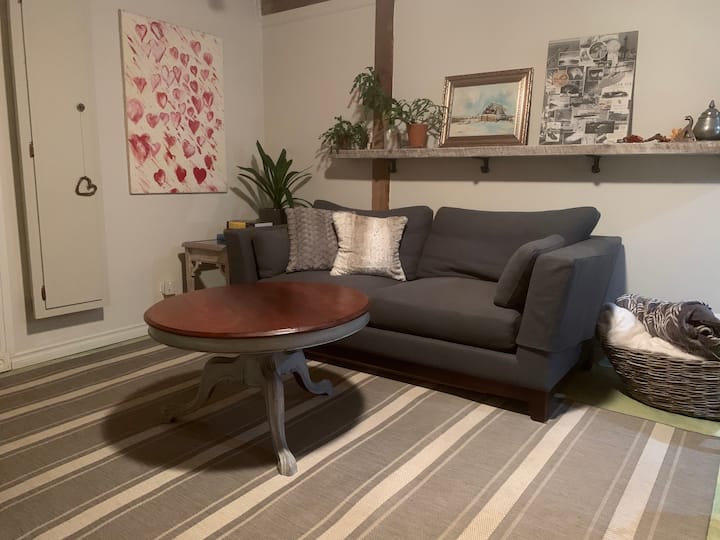 Room With A Garden View! - Vancouver