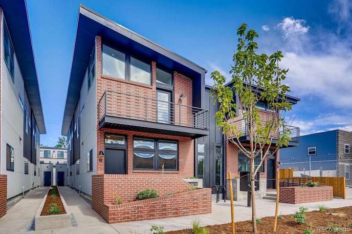 Beautiful Brand New Ball Park Brick Townhome! - Denver, CO