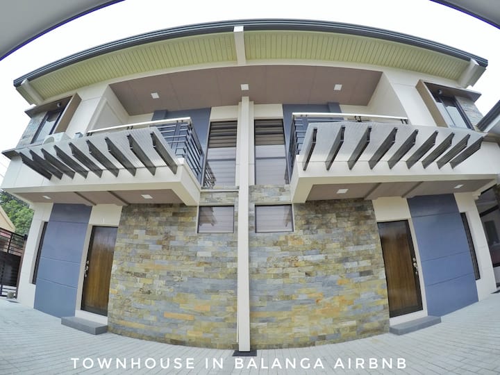Newly Built, Modern, Stylish, Townhouse Ii Balanga - Balanga