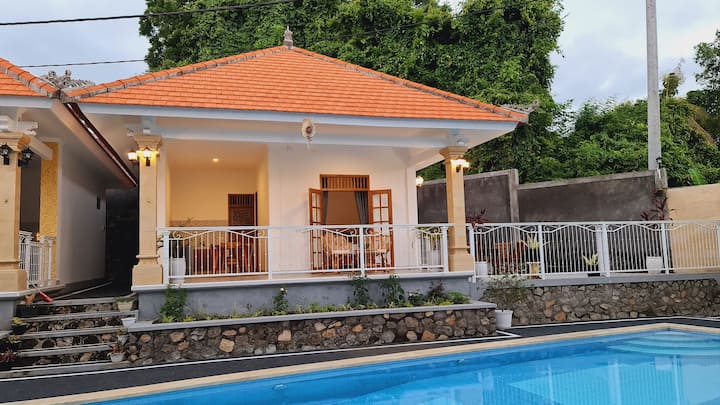 Home Villa
2bed.1bath
Share Pool - Singaraja
