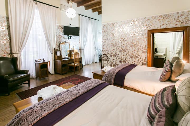 Matoppo Inn Guest House - Family Antique Room - Beaufort West