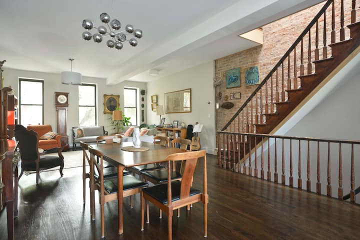Lovely Brick Townhouse - Manhattan, NY