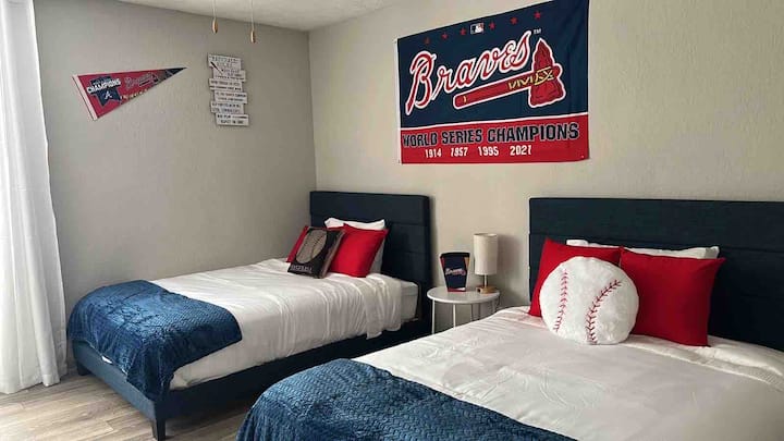 The Brave's 1st Base! Spacious 2bd-2bth, Free Prk! - Smyrna, GA