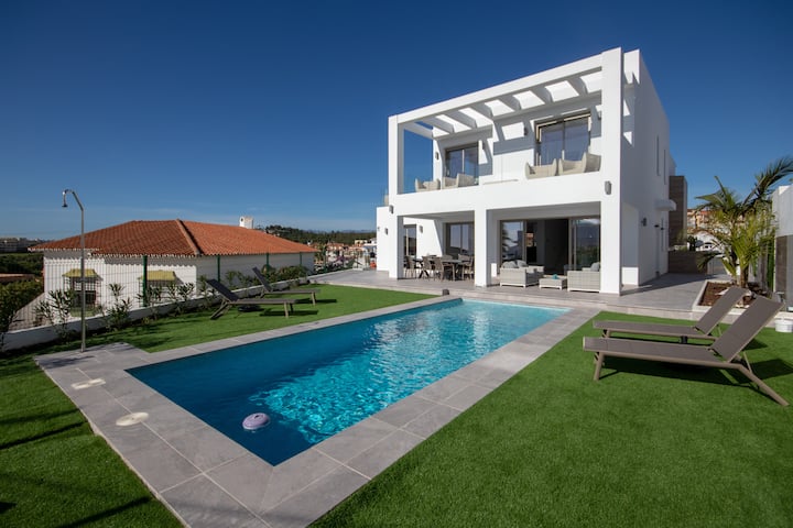 500+ Fuengirola Villa Rentals | Houses and Apartments | Airbnb