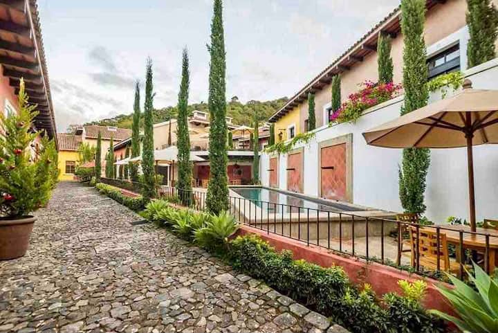 Hermosa Villa En Antigua, Parqueo Y Piscina Climat - Chiapas