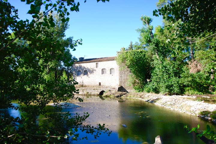 Wunderschön Restaurierte Mühle Aus Dem 18. Jahrhundert Am Fluss. - Sauve