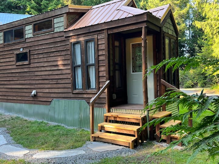 Cedar Song Tiny House On Whidbey Island Farm - Washington