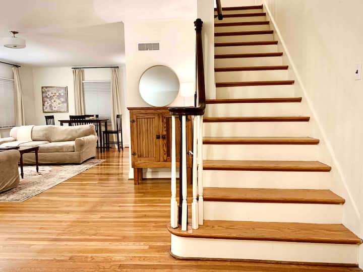 The Vineyard ~ Newly Renovated 7 Min To Downtown - University of Missouri, Columbia