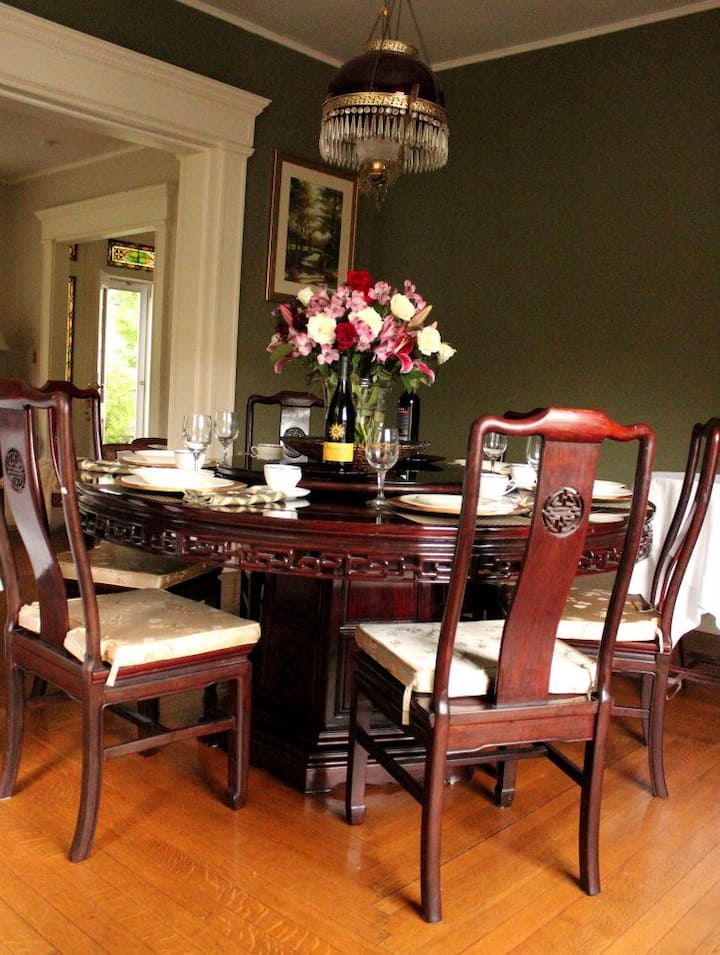 The Queen Of The Catskills Bed And Breakfast - Roxbury, NY