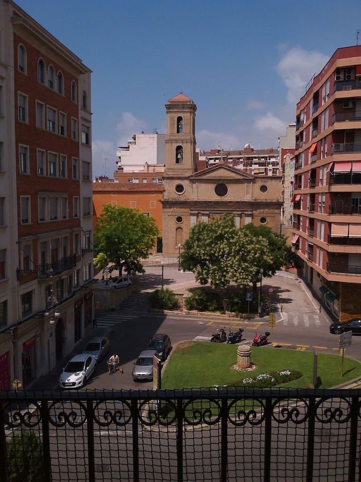 Céntrico, Junto Al Tren Y El Palacio De Congresos - Tarragona, España
