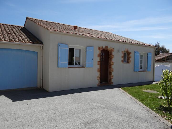 Maison De 6/7 Personnes Proche Commerces Et Plages - Saint-Julien-des-Landes