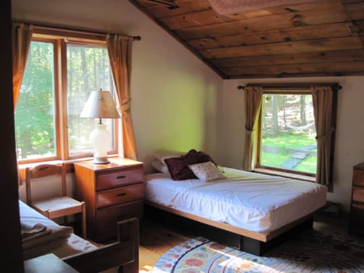 Light And Airy Room, Natural Views - Woodstock, NY