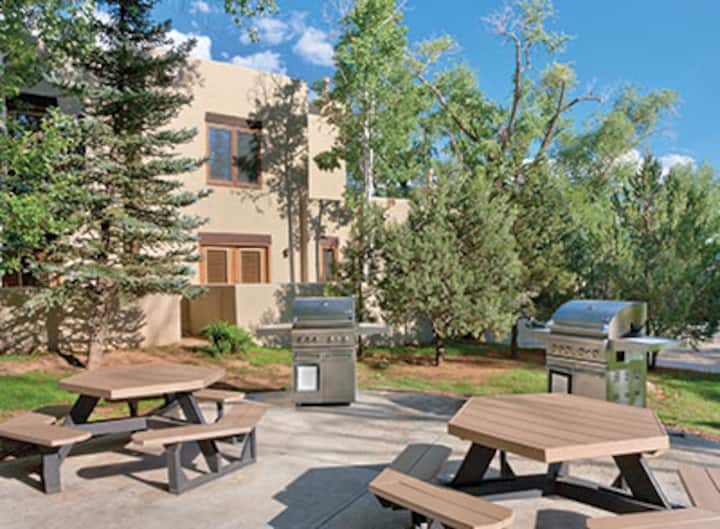Luxurious Taos Condo - Studio Deluxe - Taos, NM