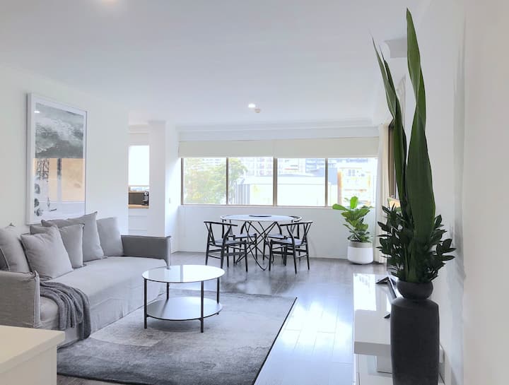 Ultimately Located Modern City Apartment + Parking - Sydney