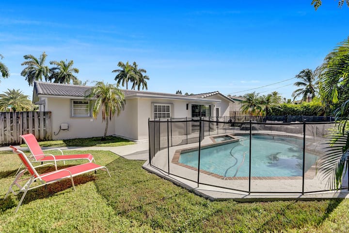 Gorgeous Home | Pool & Hot Tub, Grill, Near Beach - Deerfield Beach, FL