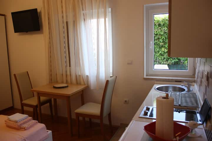 Little Studio For 2 Near The Beach Cuvi - Rovinj
